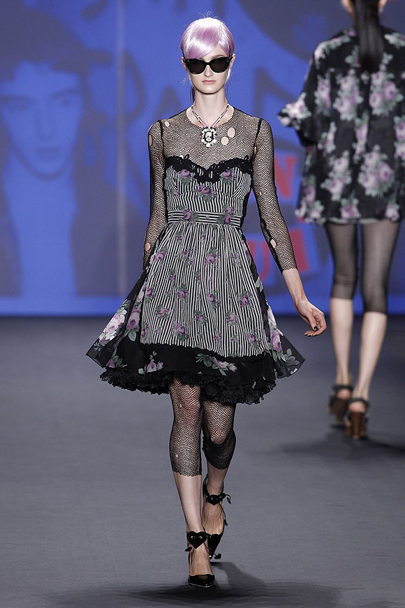 ANNA SUI - Young style Punk Fashion New York - FW - Printemps / été ...
