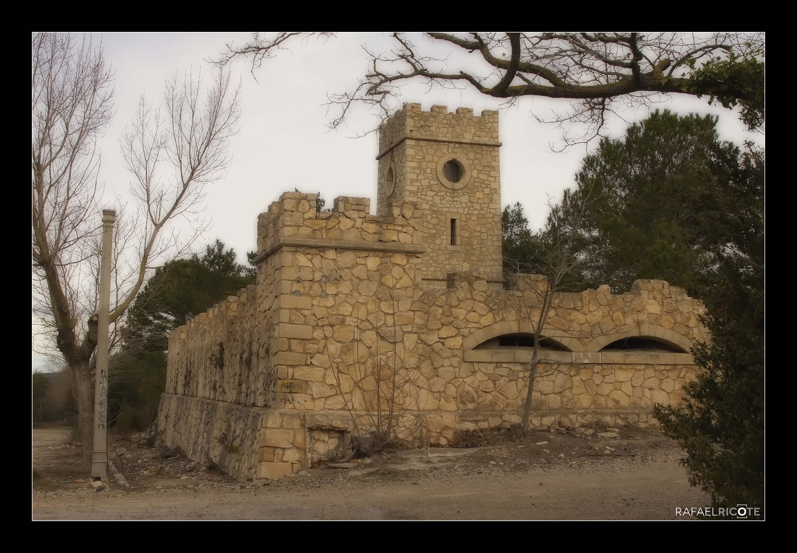 Rafael Ricote: El cuartel abandonado de Castillejos o el dilema…