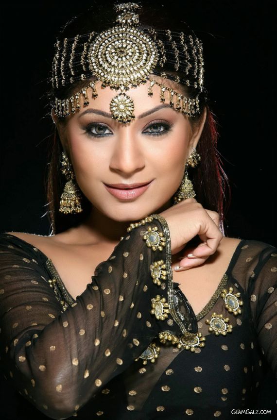 FASHION FADE STYLE IS ETERNAL: Matha Patti for Brides