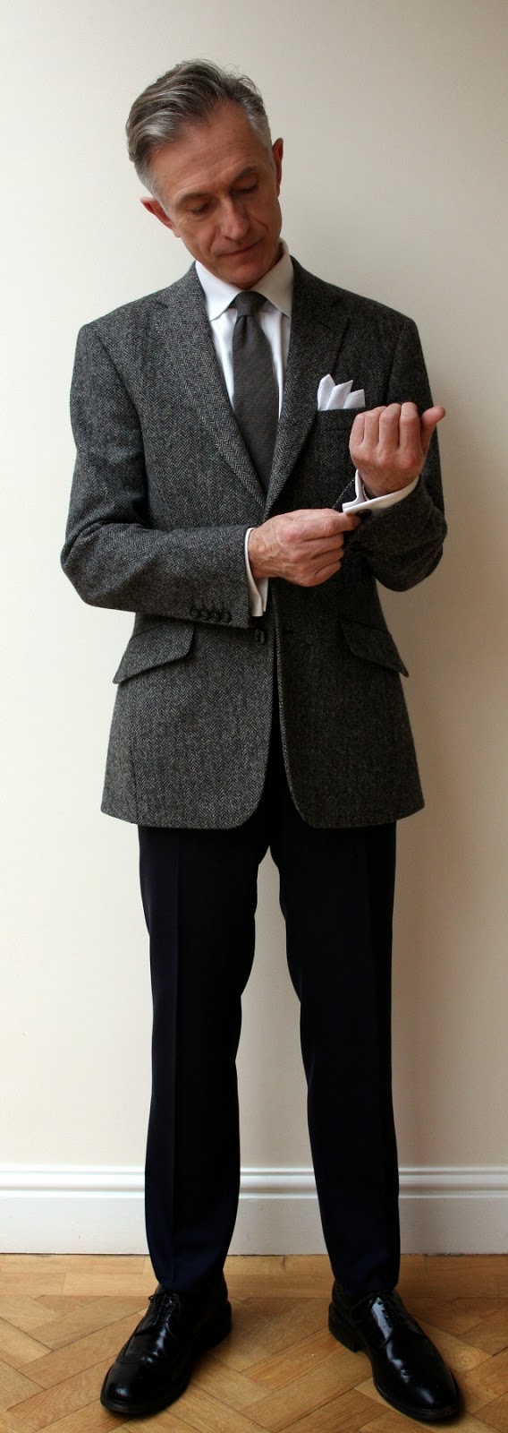 One jacket - five styles. Making full use of your wardrobe with Sarah ...