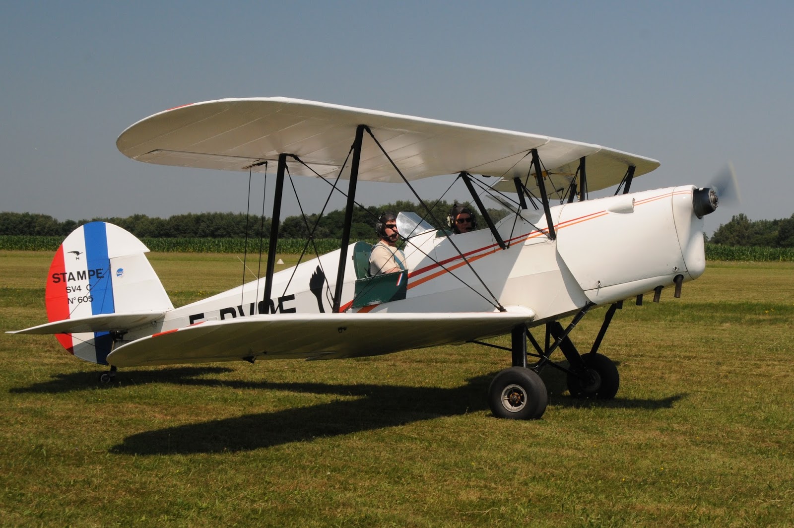 JURA, UNE TERRE, DES HOMMES: Un Stampe SV4 C, de passage sur l ...