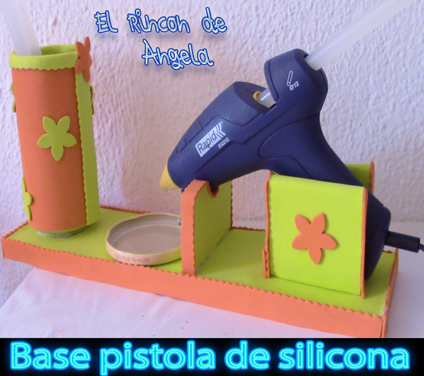 El Rincon de Angela: DIY Como hacer una base para la pistola de silicona
