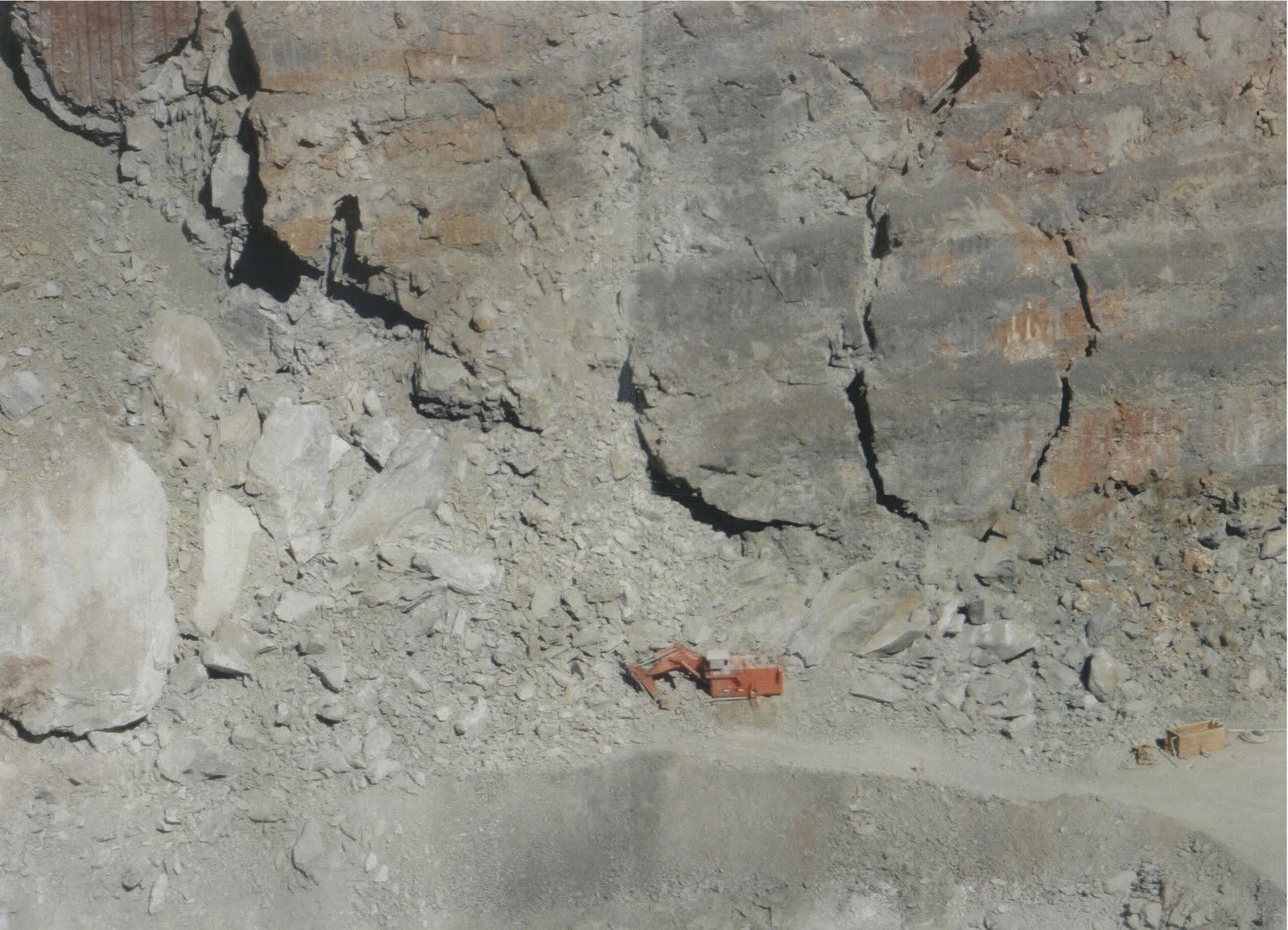 Mining Mayhem: Sunrise Dam Highwall Failure