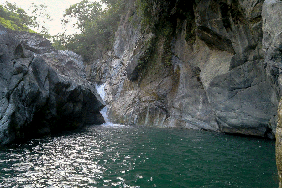 Mampueng Falls or Mampweng Falls - Old Cabalan, Olongapo City | Playing ...