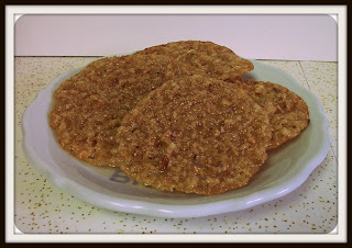 weasinart: Foodie Friday: French Lace Cookies