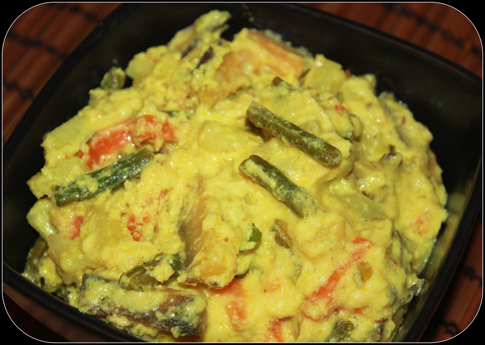 Lakshmi's Kitchen: Avial