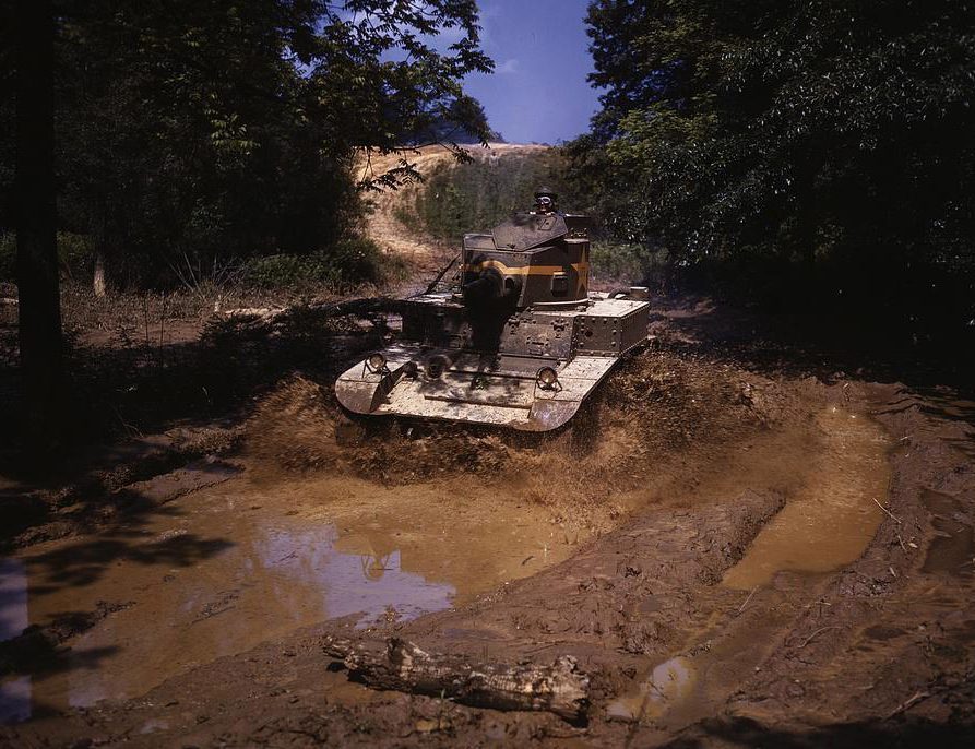 14 Stunning Color Photographs That Show American Soldiers Preparing ...