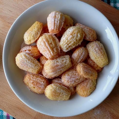 Niluferscakeshop: Madlen cake(madeleine cake)