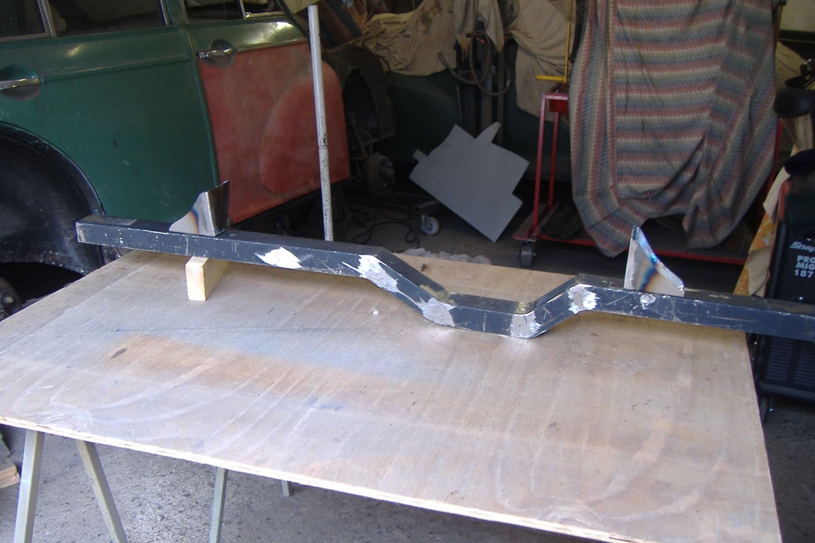 MORRIS-TYPE JB VAN (AUSTIN-101 Version): Front cross beam...