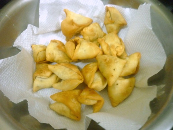 Onion Samosa | Onion Mini Samosa | Ullipaya Samosa - Step by Step Recipe