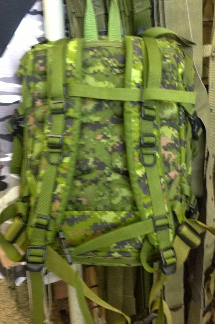 Webbingbabel: Canadian Forces Cadpat Small Pack System
