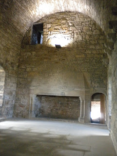 Groteskology: Capture The Castle: Part One