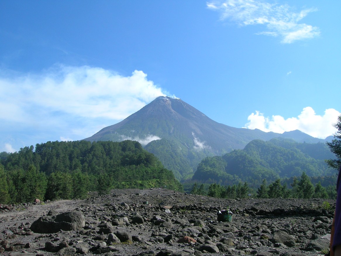 Lava Tour Merapi di Kali Adem
