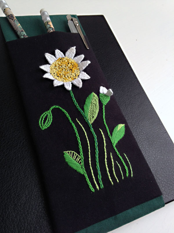 kontrast i stil og stof: Frit broderi – kursus på Greve museum