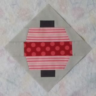 Alamosa Quilter: Modern Monday Quilt Along