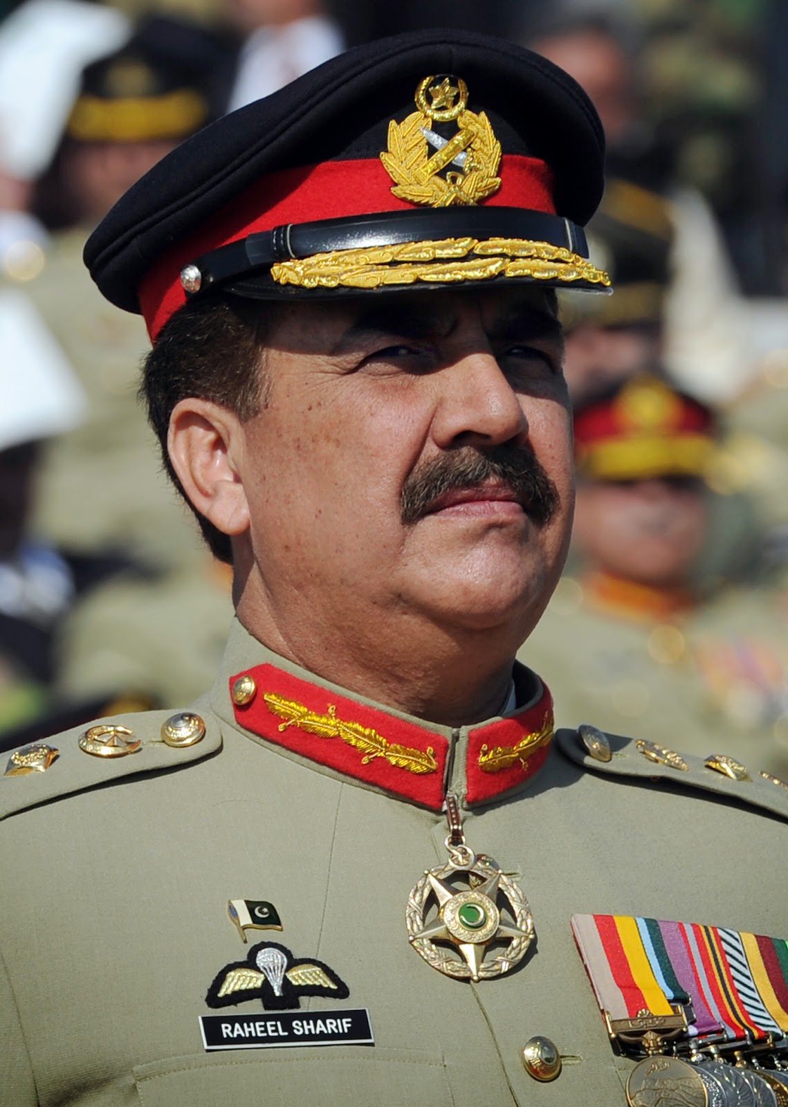 General Raheel Sharif visits Kabul, seeks handover of Mullah Fazlullah ...