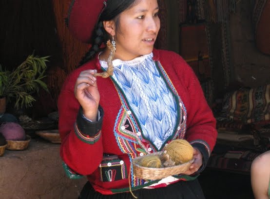 ART-ISM: 部落時裝 （二）秘魯人的時裝 （女）