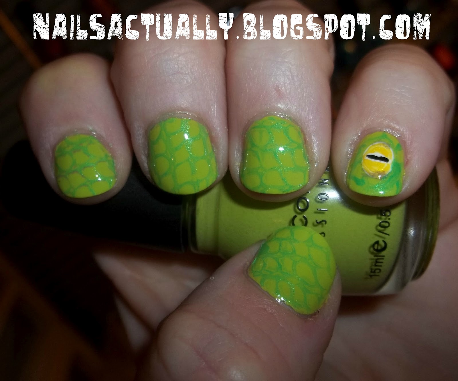 Nails Actually: Green Snake Nails