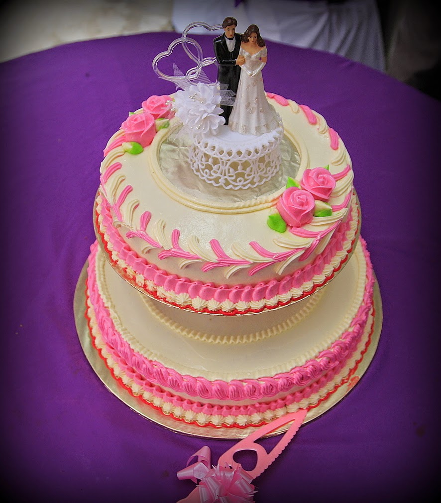 Aku, Dia & Kuceng Hitam: The Wedding : Kek Kahwin