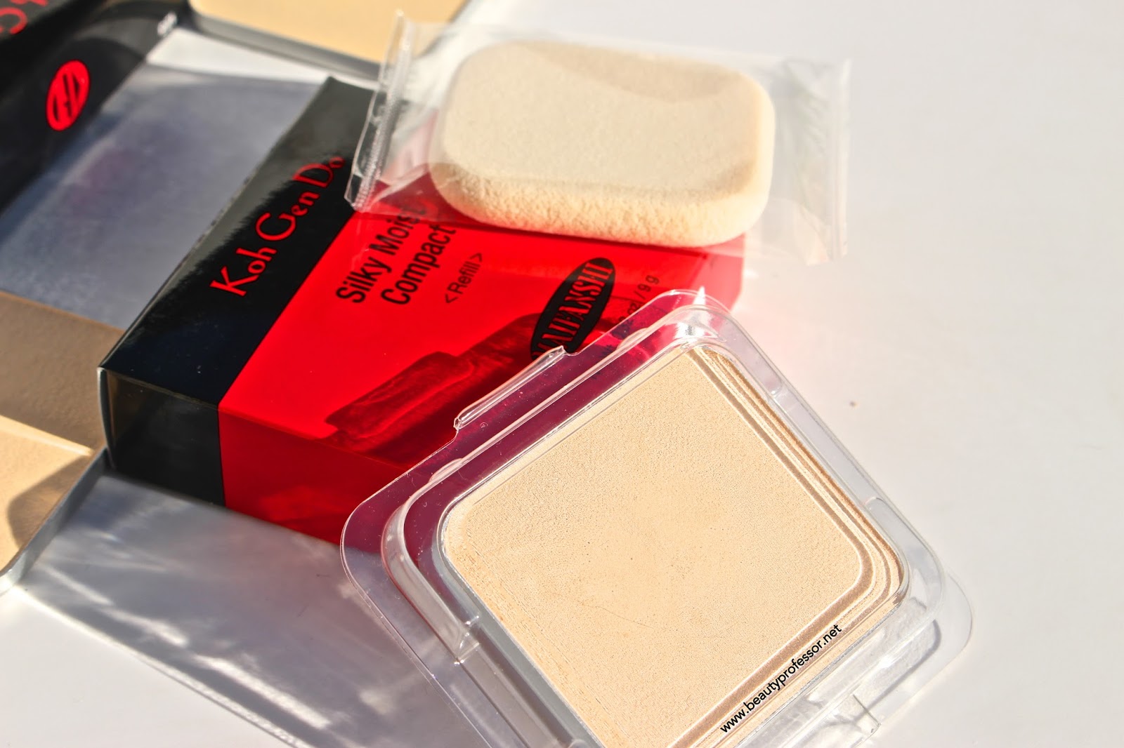 Koh Gen Do Maifanshi Silky Moist Compact Powder: Review + Swatches of ...