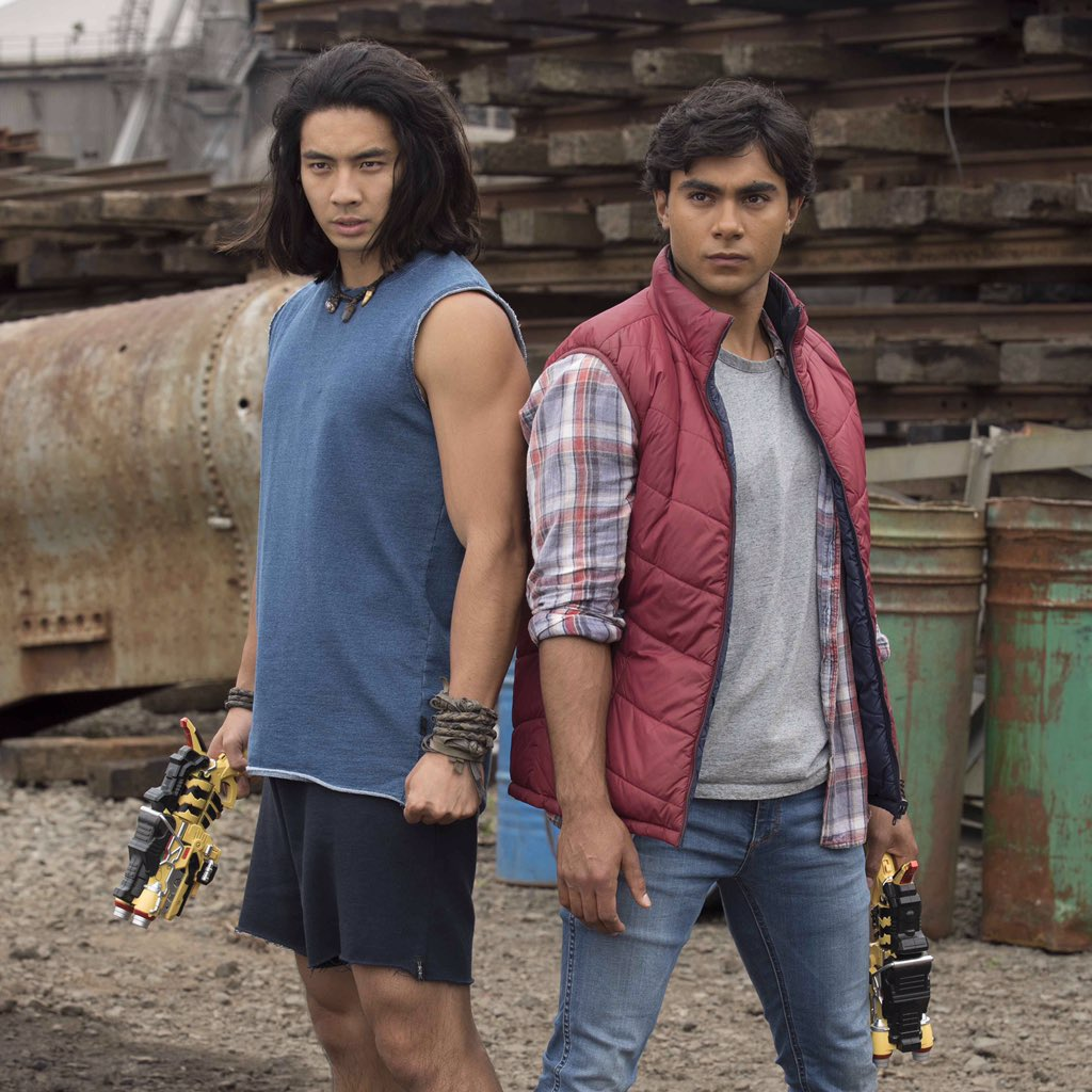 Power Rangers Dino Super Charge | Primeiro episódio, "When Evil Stirs"