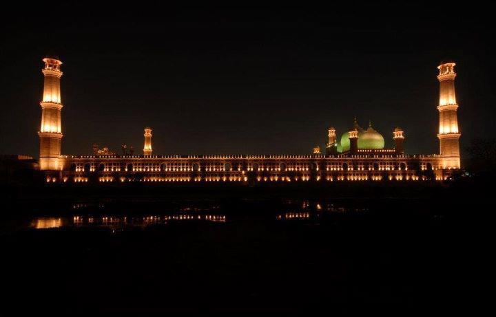 The Night View of Badshahi Masjid | Lahore | Time News