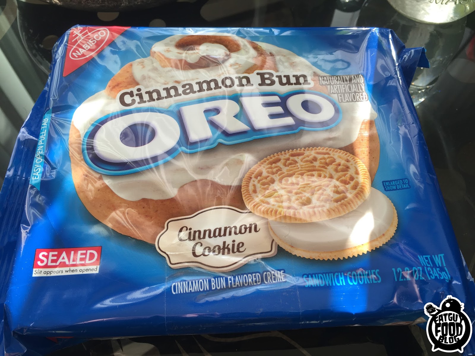FATGUYFOODBLOG: Cinnamon Bun Oreo Cookies!