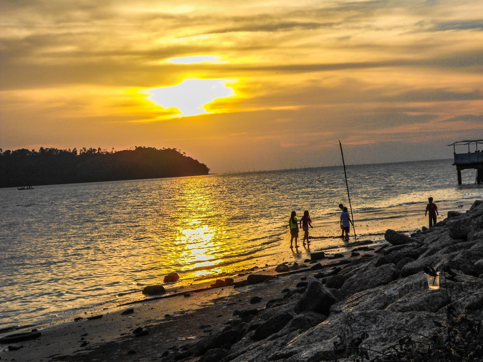 Budak Letrik: Ada apa di Tanjung Dawai & Pantai Merdeka?
