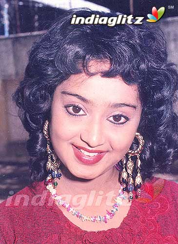 NAKARAJAN: CHARMILA,THE SMILING BEAUTY IN MALAYALAM CINEMA