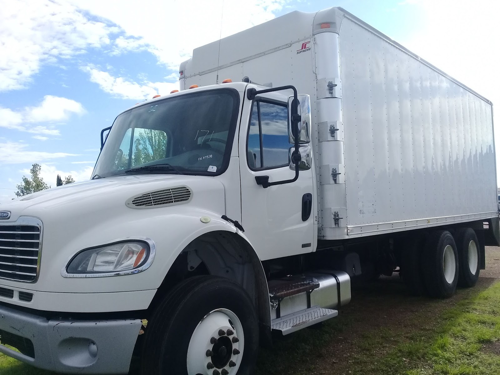 MAQUINARIA AGRICOLA INDUSTRIAL: Camion Torton Freightliner 2008 con ...