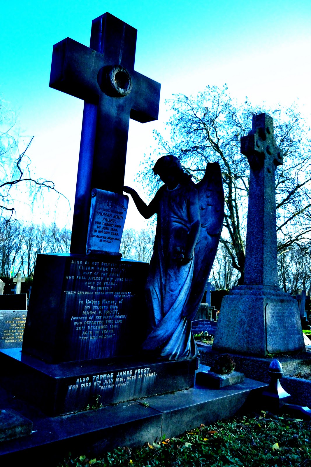 Twistedreload: Edmonton Cemetery