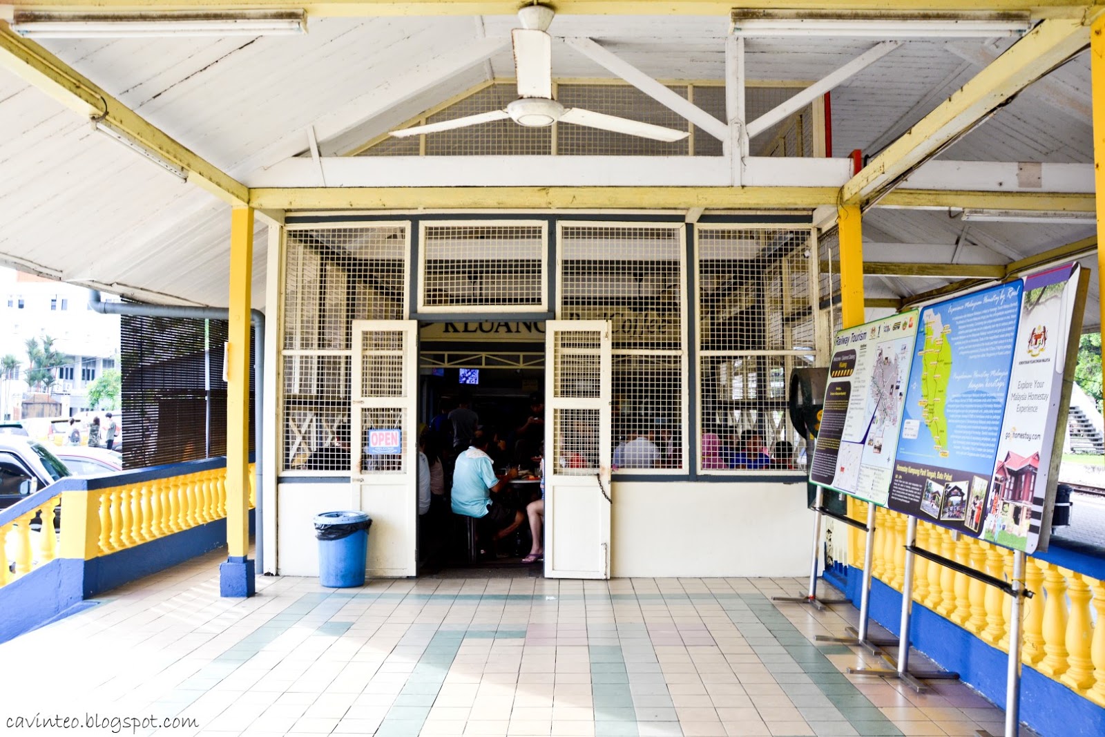 Entree Kibbles: The Authentic Kluang Rail Coffee (Original Outlet at ...