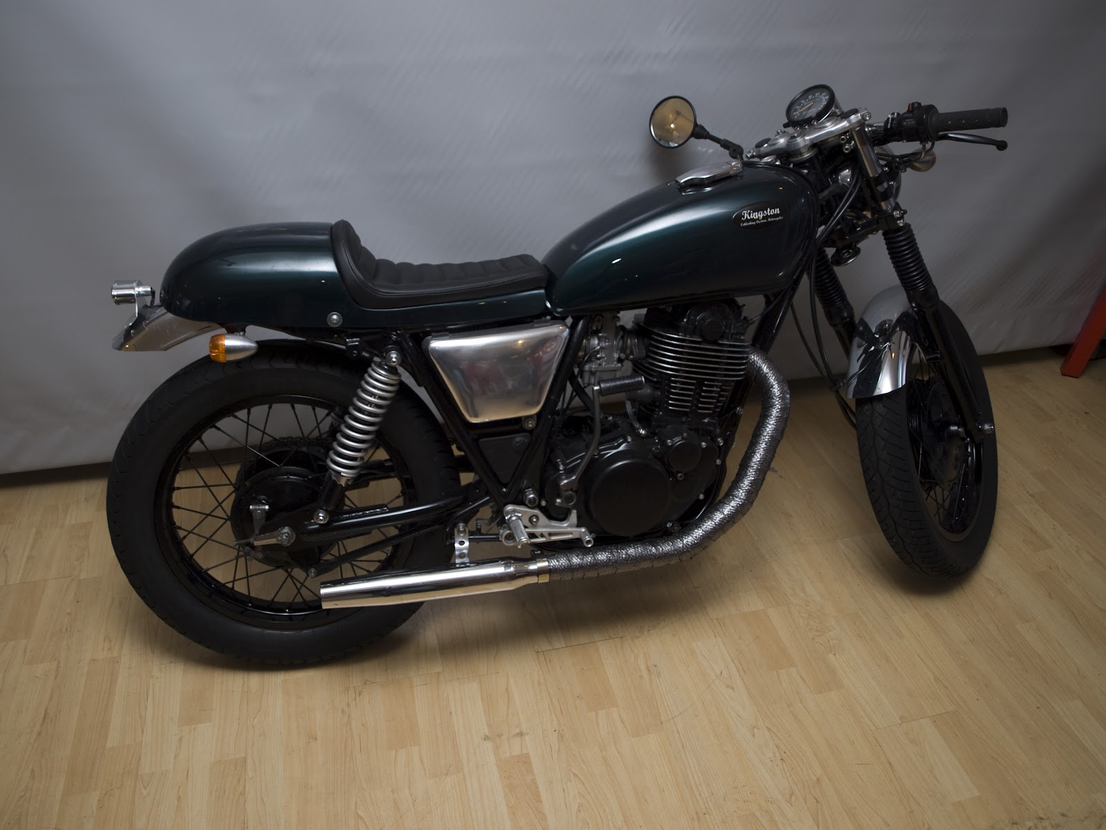 biker excalibur II: Yamaha SR 500 Cafe Racer by Kingston