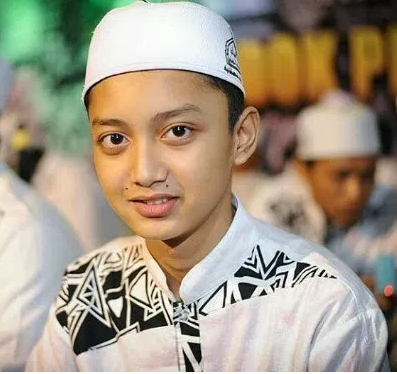 Biodata Gus Azmi Iskandar Terlengkap - BIOGRAFI.com