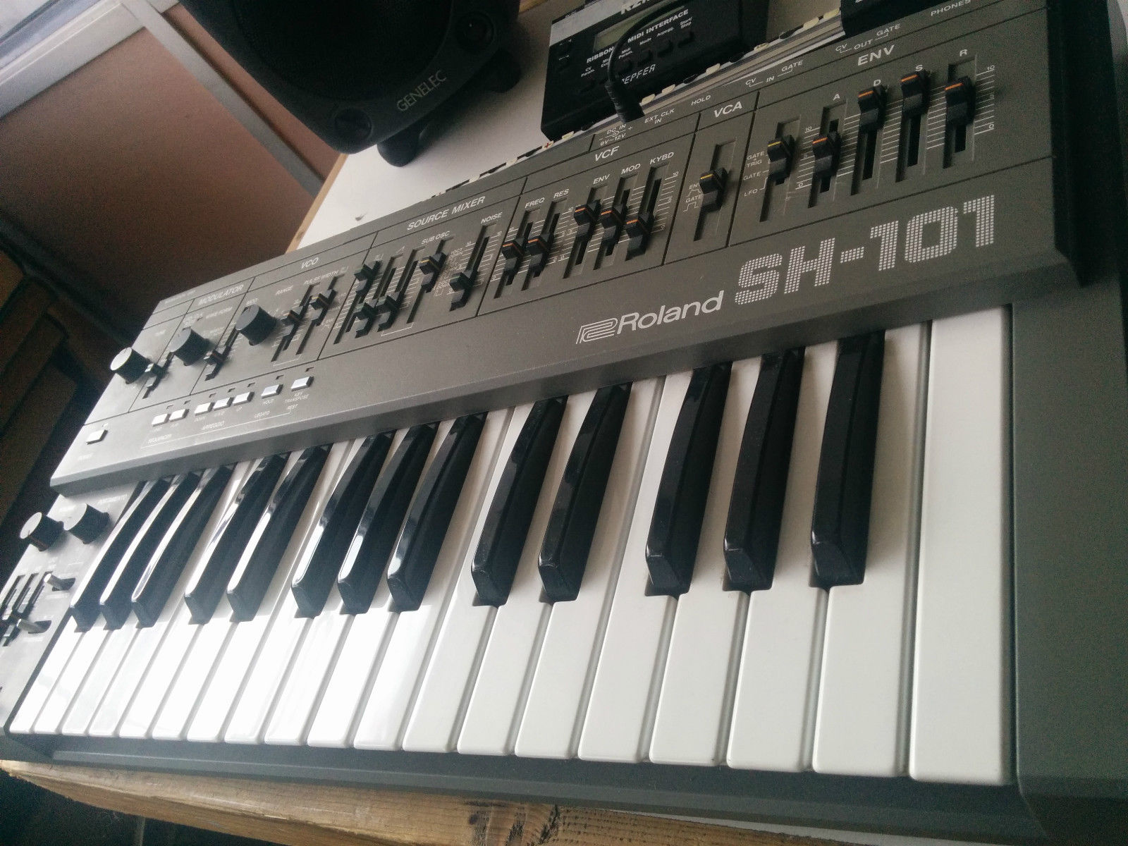 MATRIXSYNTH: Roland SH101 Monophonic Synthesizer