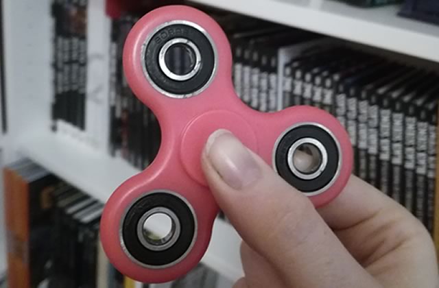 Un hand spinner, c’est quoi ? à quoi ça sert? - CLIK-LIKE