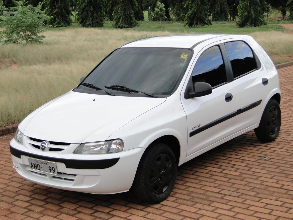 Chevrolet = Celta Clube: Celta branco