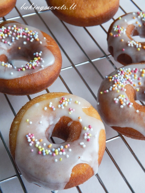Baking Secrets: Spurgos / Doughnuts