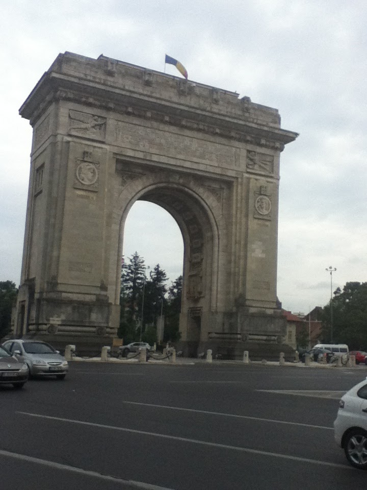 Statui si monumente din Bucuresti: Arcul de Triumf