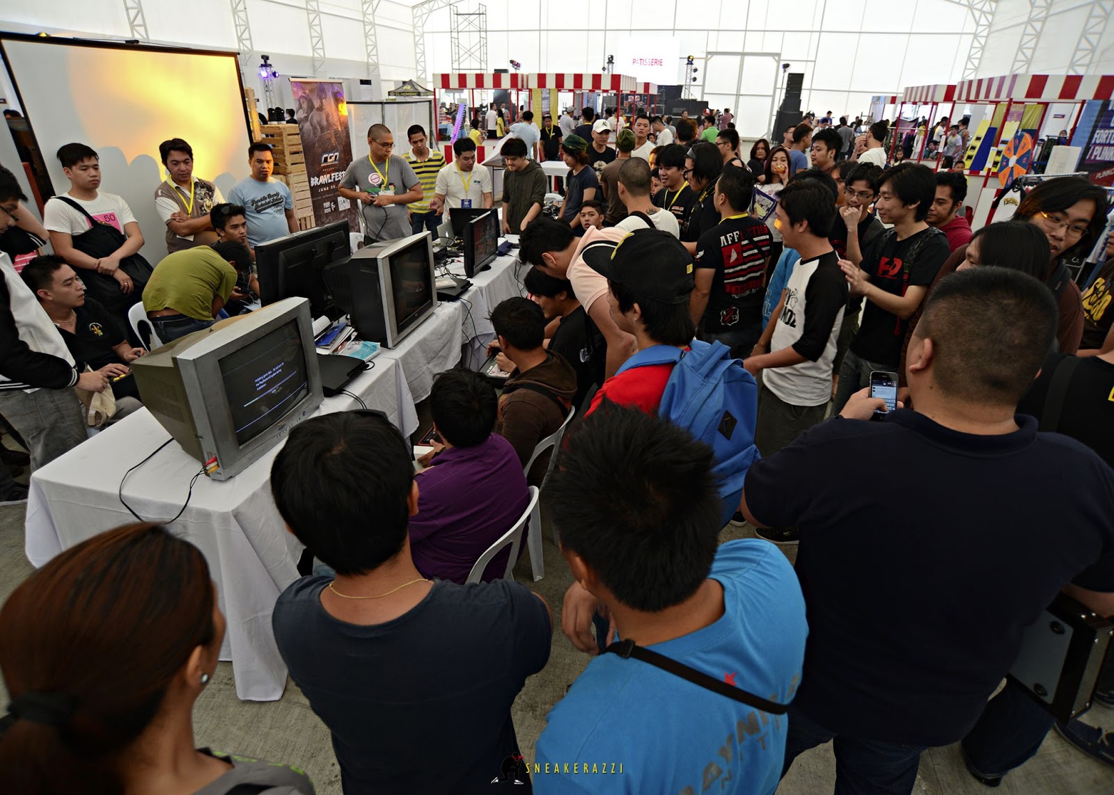 Sneakerazzi PH: "WORD ON THE STREET" @CLAVELMAGAZINE FAIR