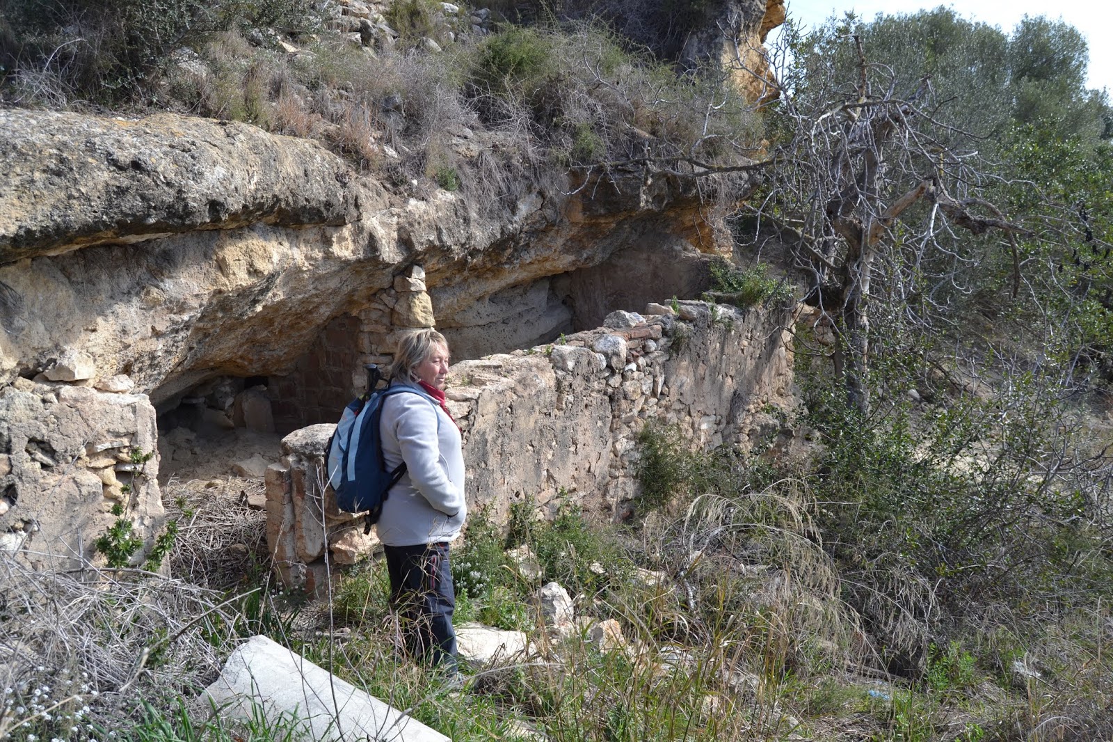 TROGLODITISME: COVES DELS MONTGONS. TARRAGONA (TARRAGONÈS)