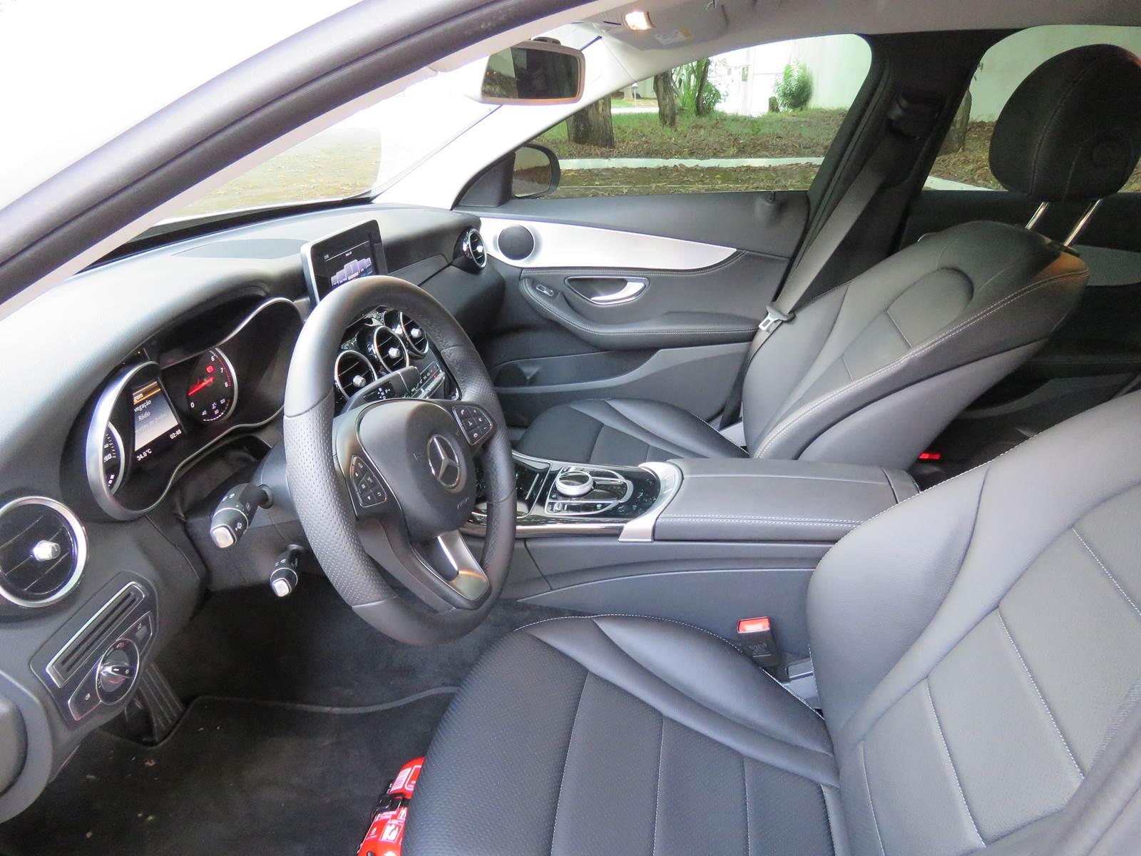 Mercedes-Benz C180 Avantgarde: vídeo, teste e detalhes