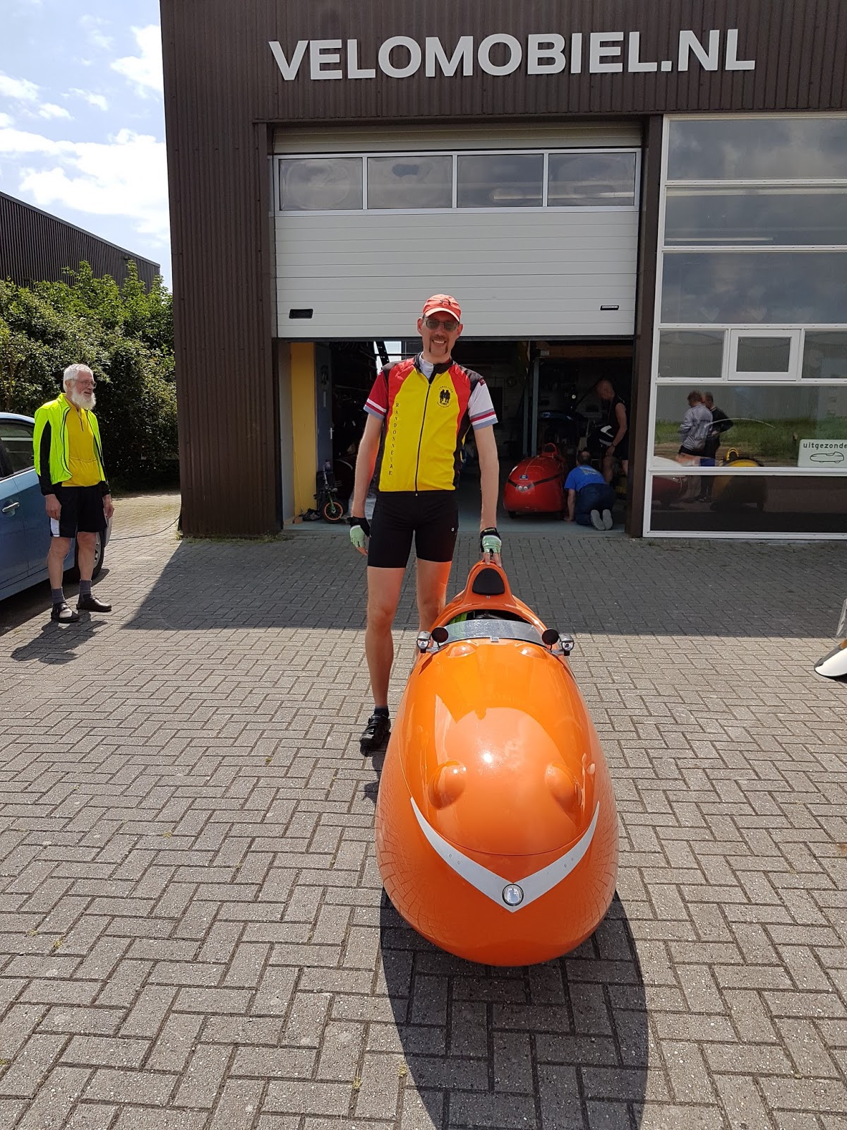 Wieringer-Velomobiel: Quattrovelo(xl?) Velomobiel voor lange mannen.