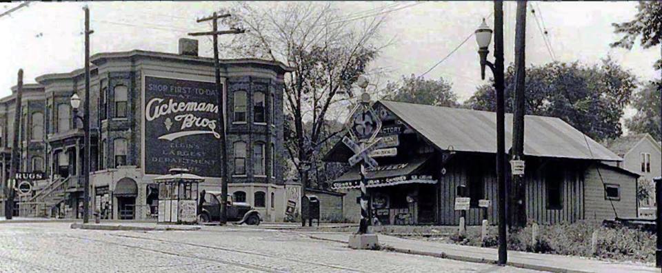 Towns and Nature: Elgin, IL: C&NW Watch Factory Depot