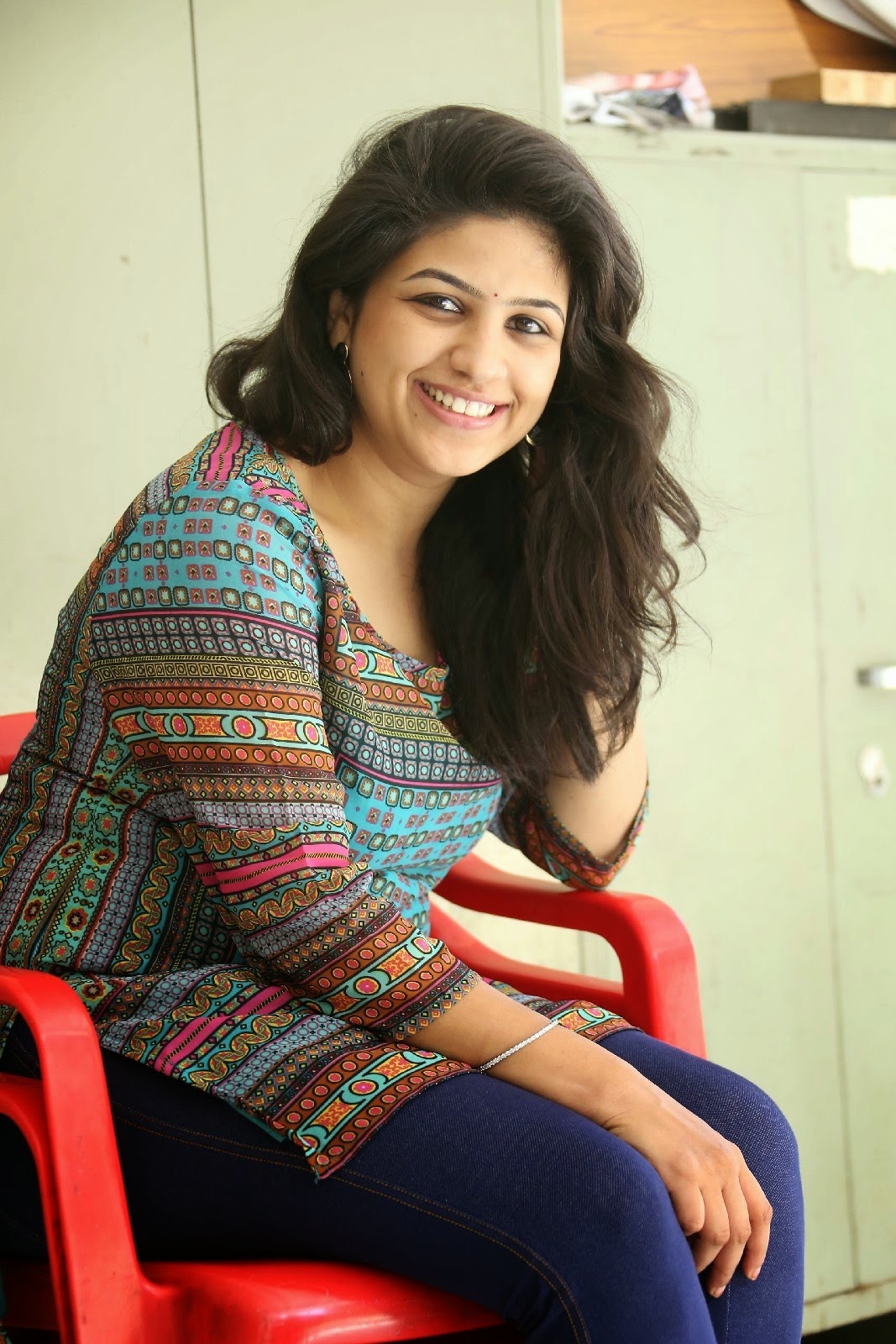 Supriya Aysola Latest Hot Glamorous Photos -Wallpapers celebritiewalls