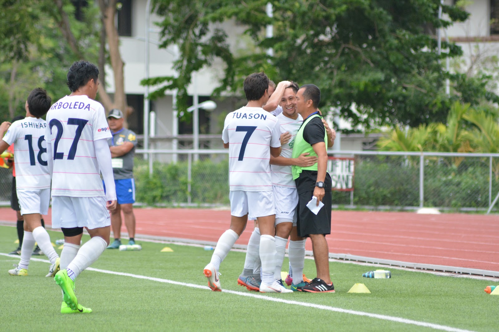 Leyble braves through "hard tasking" from Nierras as he wins in head ...