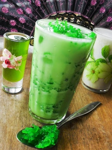 Resep Cara Membuat Es Rumput Laut Jelly Susu Segar