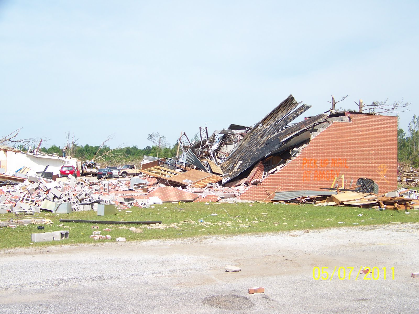 Darryl and Cindy Cunningham: Photos of Smithville Tornado Damage