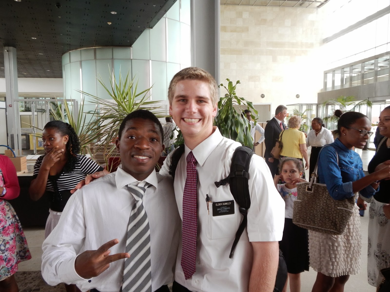 Elder Connor Dunkley: District Conference in Luanda, with 600 members!!