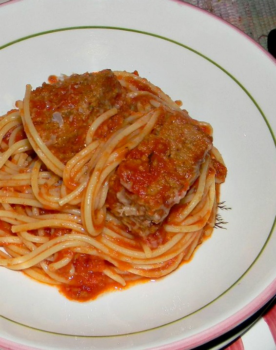 Wish Upon A Dish: Extreme Budget, Day Ten - Spaghetti and Square Meatballs